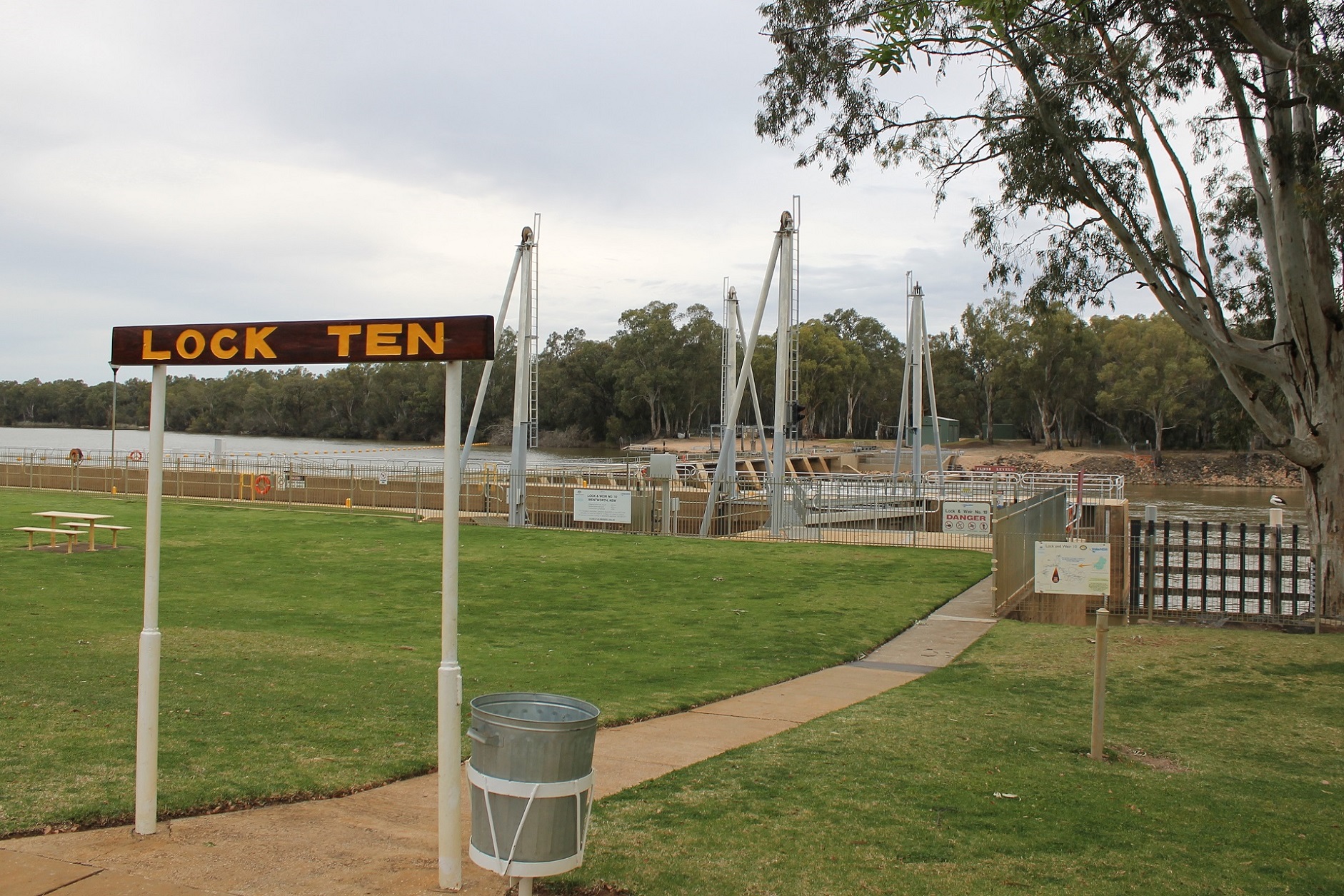 Lock 10, Wentworth, not operational - River 1467
